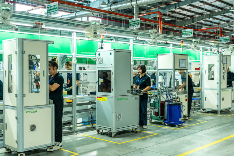 Nieuwsfiets interviews Chao Liu at Ananda's new factory in Vietnam - Ananda